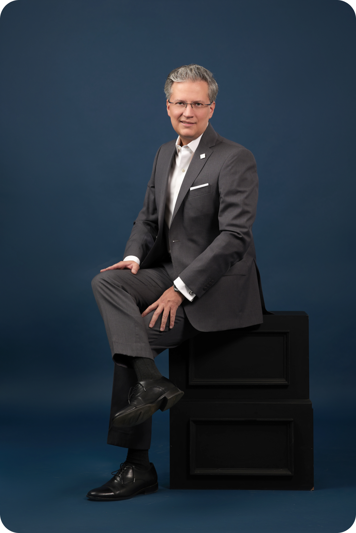 Víctor Ramírez – OLIVARES